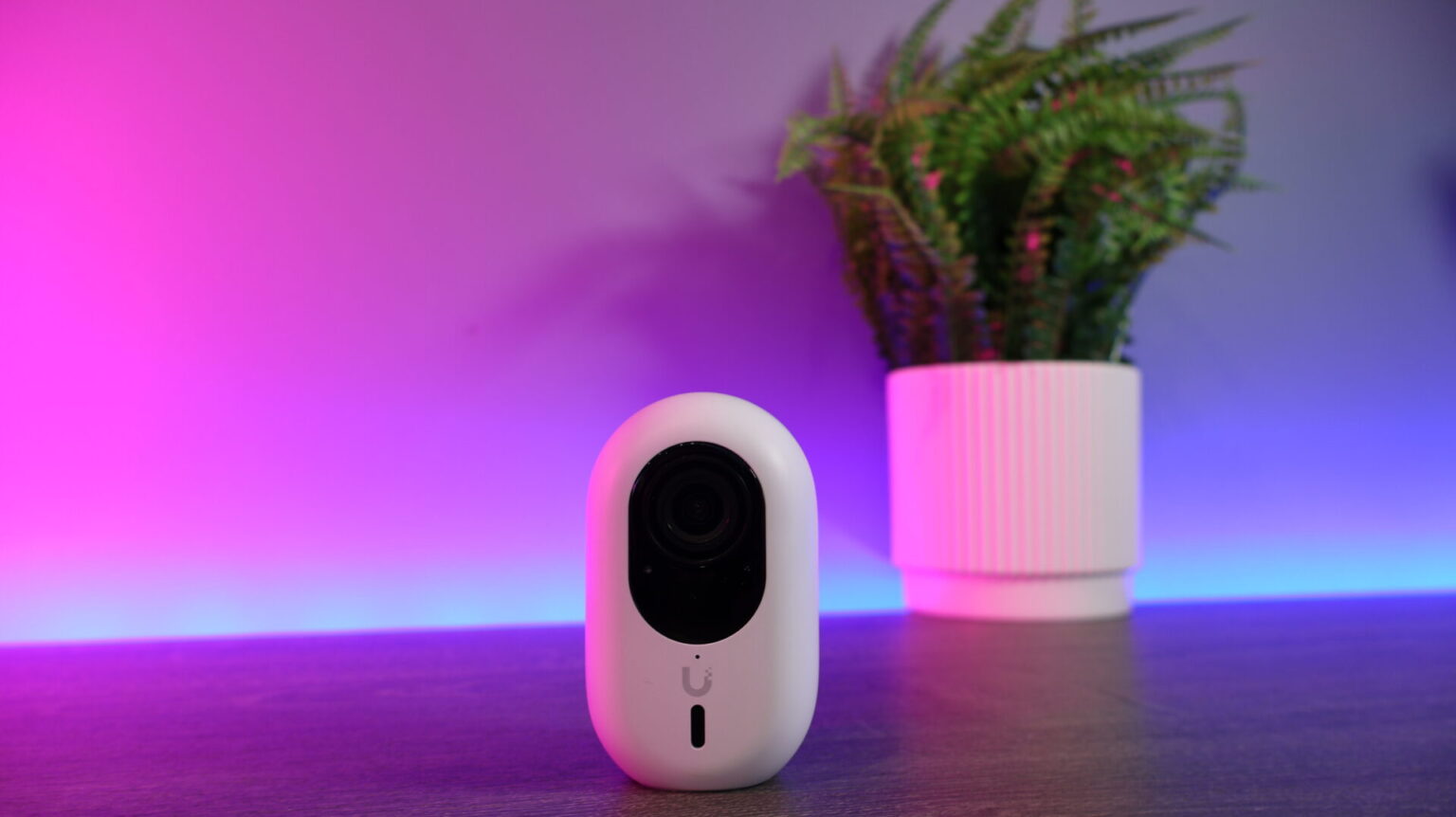 Meet the G6 Instant: The Best Indoor/Outdoor Plug-and-Play Camera